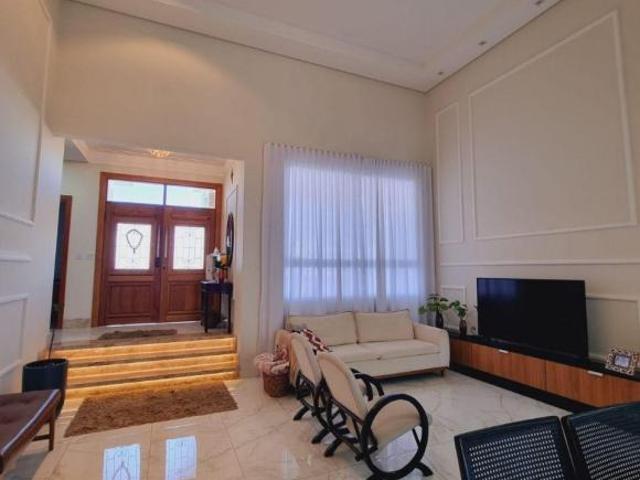 Casa de Condomínio para venda em Alphaville Nova Esplanada 3 de 247.00m² com 3 Quartos, 3 Suites e 4