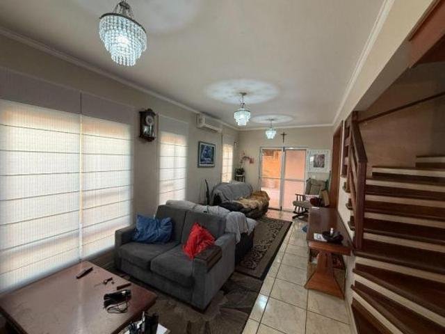 Casa de Condomínio para venda em Alphaville de 120.00m² com 3 Quartos, 1 Suite e 2 Garagens