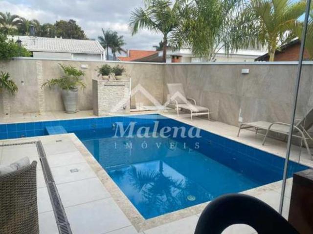 Casa de Condomínio para venda em Alphaville de 240.00m² com 4 Quartos, 1 Suite e 3 Garagens