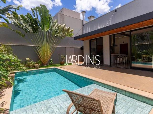 Casa de Condomínio para venda em Alphaville de 242.00m² com 3 Quartos, 3 Suites e 4 Garagens