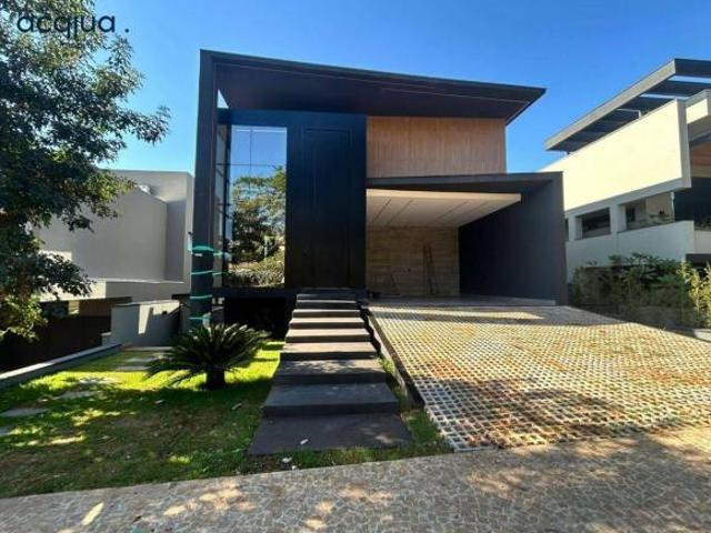 Casa de Condomínio para venda em Alphaville de 350.00m² com 4 Quartos, 3 Suites e 6 Garagens