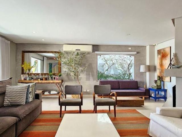 Casa de Condomínio para venda em Alphaville de 385.32m² com 4 Quartos, 3 Suites e 6 Garagens