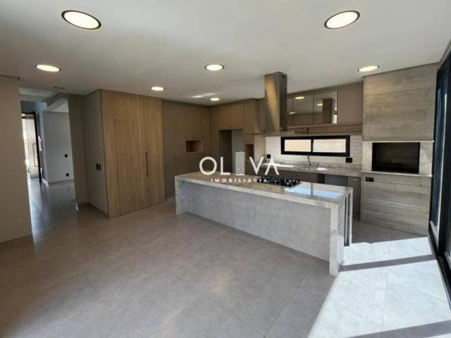 Casa de Condomínio para venda em Alphaville de 300.00m² com 3 Quartos, 3 Suites e 4 Garagens