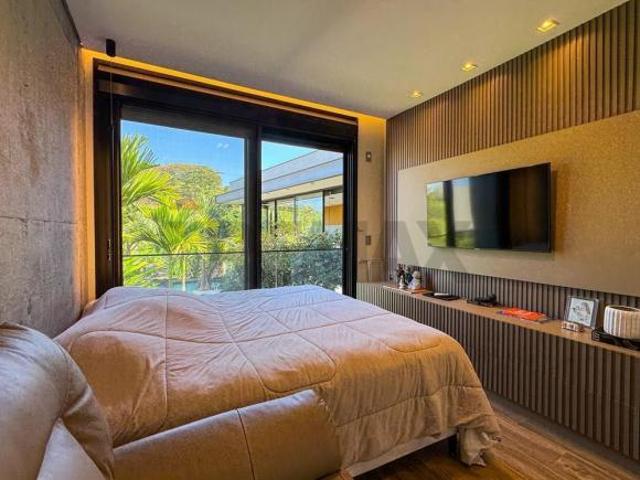 Casa de Condomínio para venda em Alphaville de 309.82m² com 3 Quartos e 3 Suites