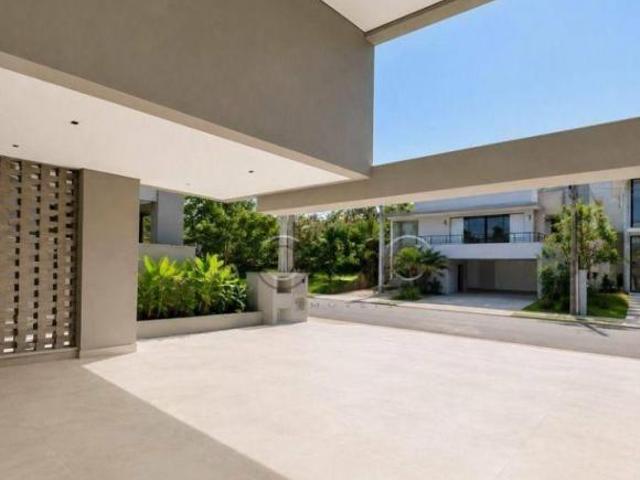 Casa de Condomínio para venda em Alphaville de 317.00m² com 3 Quartos, 3 Suites e 6 Garagens
