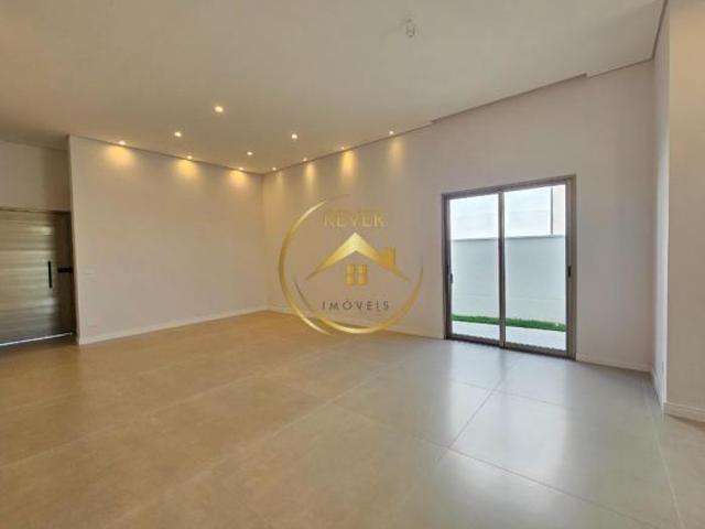 Casa de Condomínio para venda em Alphaville Dom Pedro 3 de 237.00m² com 3 Quartos, 3 Suites e 4 Gara