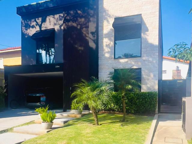 Casa de Condomínio para venda em Alphaville em Santana De Parnaíba São Paulo de 300.00m² com 5 Quartos, 4 Suítes e 2 Garagens