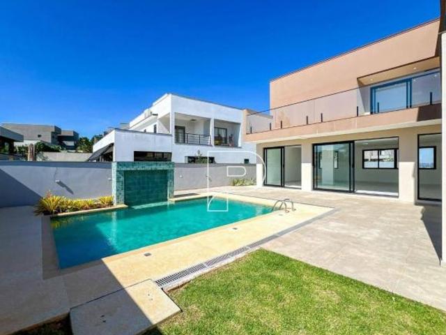 Casa de Condomínio para venda em Alphaville Granja Viana de 410.00m² com 4 Quartos, 4 Suites e 6 Gar