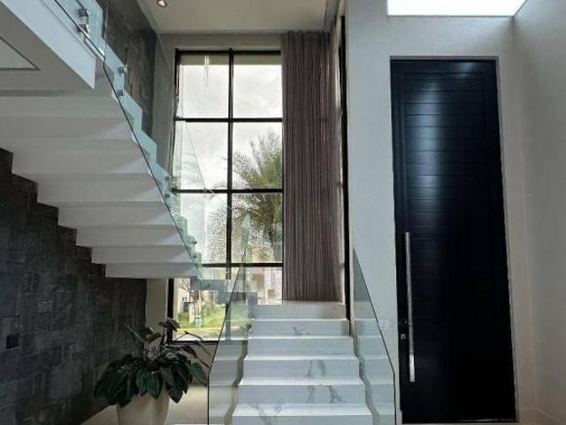 Casa de Condomínio para venda em Alphaville 3 de 360.00m² com 3 Quartos, 3 Suites e 6 Garagens
