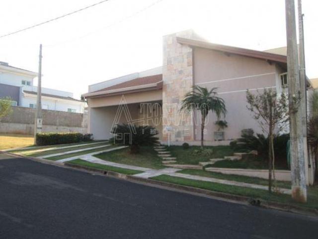 Casa de Condomínio para venda em Altos Do Jaragua de 251.00m² com 3 Quartos, 1 Suite e 4 Garagens