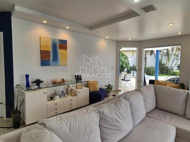 Casa de Condomínio para venda em Anhangabaú de 354.00m² com 3 Quartos, 3 Suites e 4 Garagens