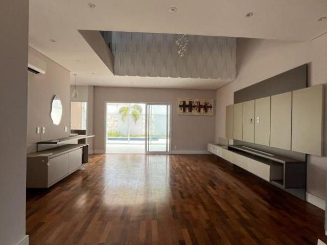 Casa de Condomínio para venda em Aparecidinha de 200.00m² com 3 Quartos, 3 Suites e 4 Garagens