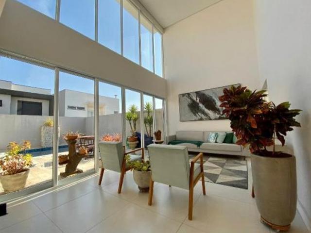 Casa de Condomínio para venda em Aparecidinha de 236.00m² com 3 Quartos, 1 Suite e 4 Garagens