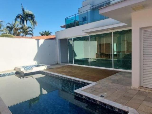 Casa de Condomínio para venda em Aparecidinha de 425.00m² com 6 Quartos, 5 Suites e 4 Garagens