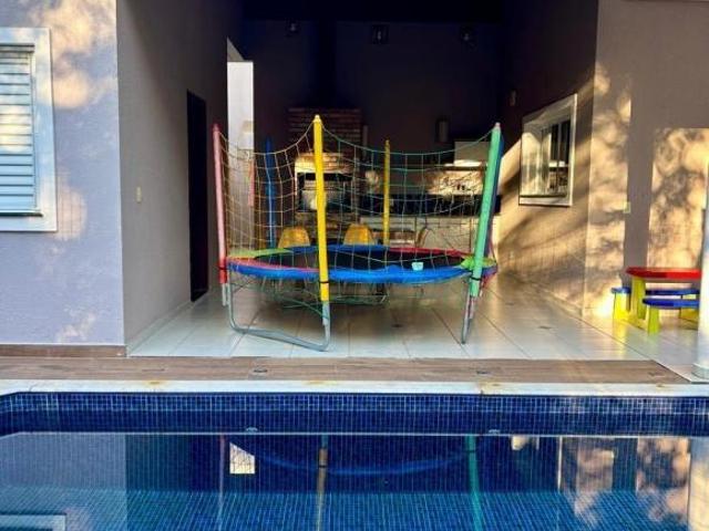 Casa de Condomínio para venda em Aparecidinha de 486.00m² com 4 Quartos, 2 Suites e 6 Garagens