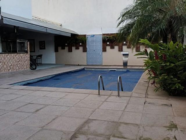 Casa de Condomínio para venda em Aparecidinha em Sorocaba São Paulo de 475.00m² com 3 Quartos, 3 Suítes e 4 Garagens