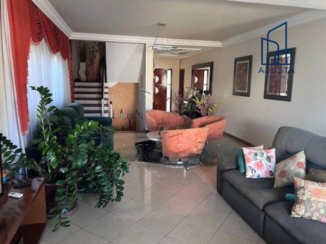 Casa de Condomínio para venda em Aparecidinha em Sorocaba São Paulo de 487.32m² com 4 Quartos, 2 Suítes e 4 Garagens