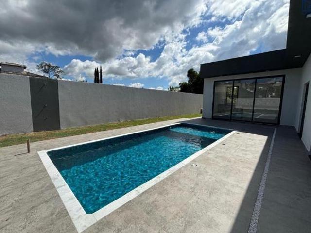 Casa de Condomínio para venda em Araçoiaba da Serra de 270.00m² com 4 Quartos, 2 Suites e 6 Garagens