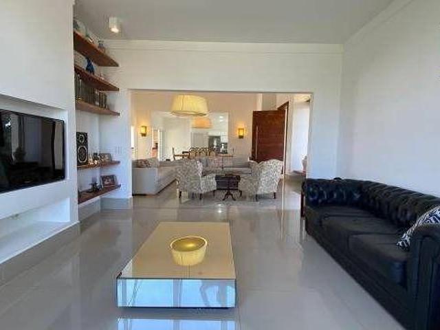 Casa de Condomínio para venda em Araçoiaba da Serra de 430.00m² com 4 Quartos, 3 Suites e 6 Garagens