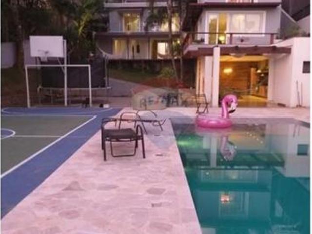 Casa de Condomínio para venda em Arujázinho I, Ii E Iii de 1500.00m² com 3 Quartos, 3 Suites e 6 Gar