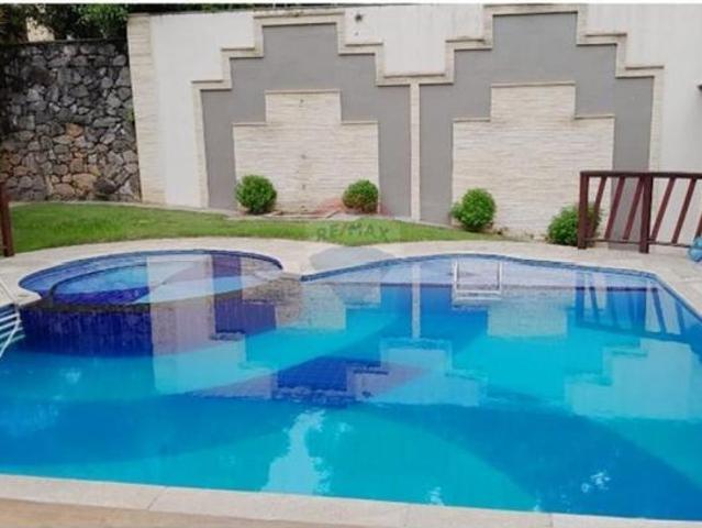 Casa de Condomínio para venda em Arujázinho I, Ii E Iii de 750.00m² com 3 Quartos e 3 Suites