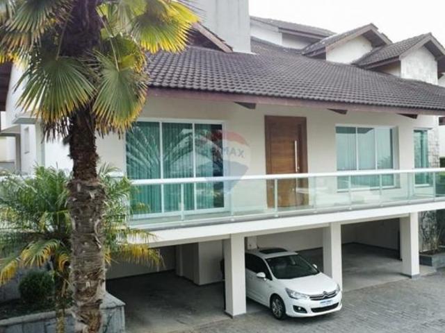 Casa de Condomínio para venda em Arujázinho I, Ii E Iii de 779.00m² com 4 Quartos, 3 Suites e 13 Gar