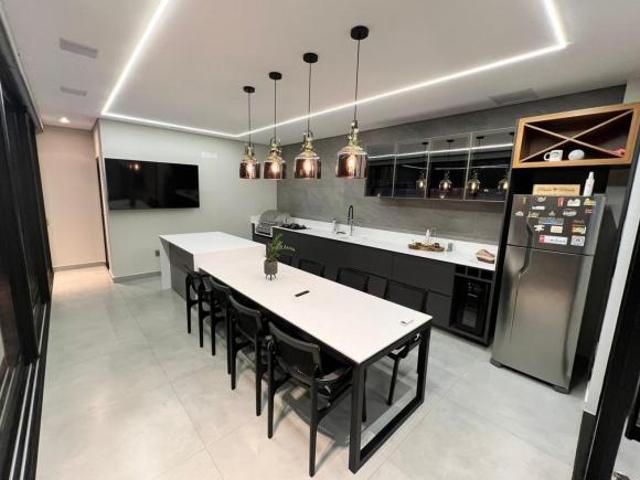 Casa de Condomínio para venda em Ávila Piratininga de 254.00m² com 3 Quartos, 3 Suites e 2 Garagens