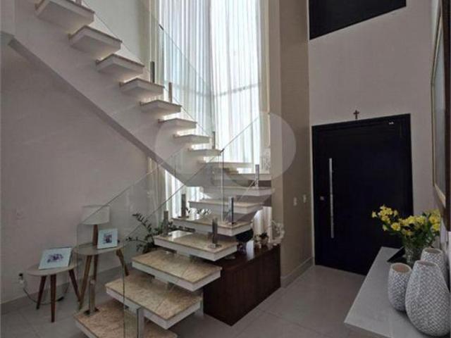 Casa de Condomínio para venda em Bairro Inválido de 260.00m² com 3 Quartos, 3 Suites e 4 Garagens