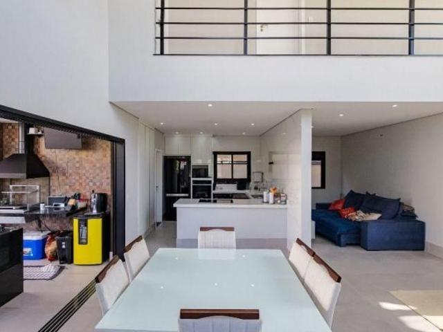 Casa de Condomínio para venda em Bella Vittà de 243.00m² com 4 Quartos, 4 Suites e 4 Garagens