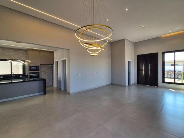 Casa de Condomínio para venda em Buona Vita Horto de 290.00m² com 3 Quartos, 3 Suites e 4 Garagens
