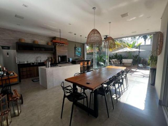 Casa de Condomínio para venda em Buona Vita Horto de 292.00m² com 3 Quartos, 3 Suites e 4 Garagens