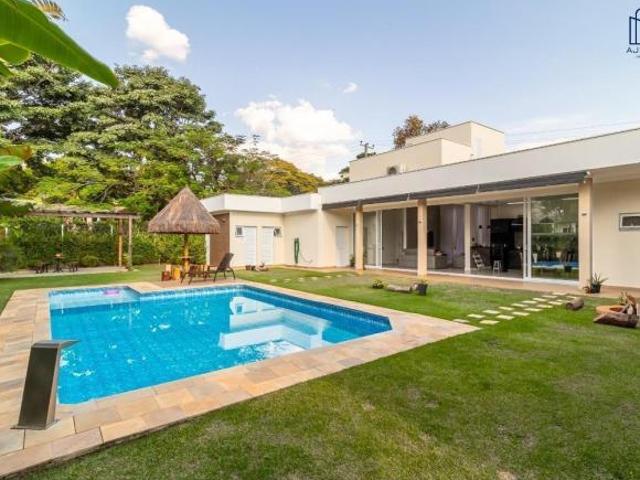 Casa de Condomínio para venda em Caguassu de 285.00m² com 3 Quartos, 3 Suites e 4 Garagens