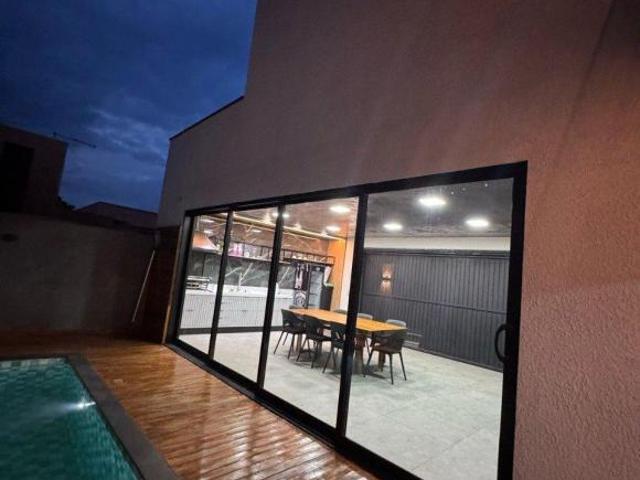 Casa de Condomínio para venda em Cajuru Do Sul de 270.00m² com 3 Quartos, 3 Suites e 4 Garagens