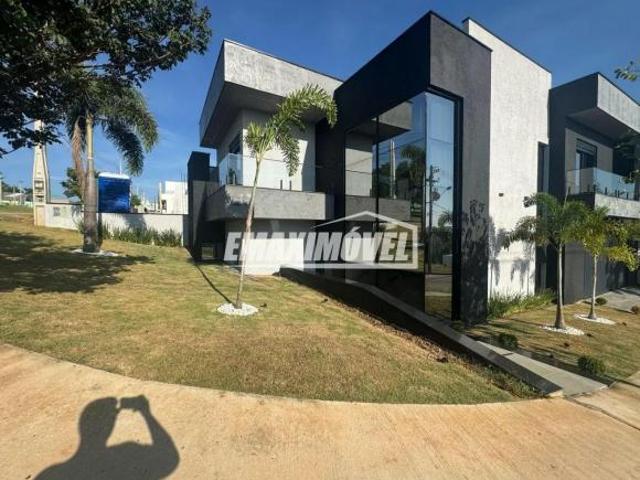 Casa de Condomínio para venda em Cajuru Do Sul de 270.00m² com 3 Quartos, 3 Suites e 6 Garagens