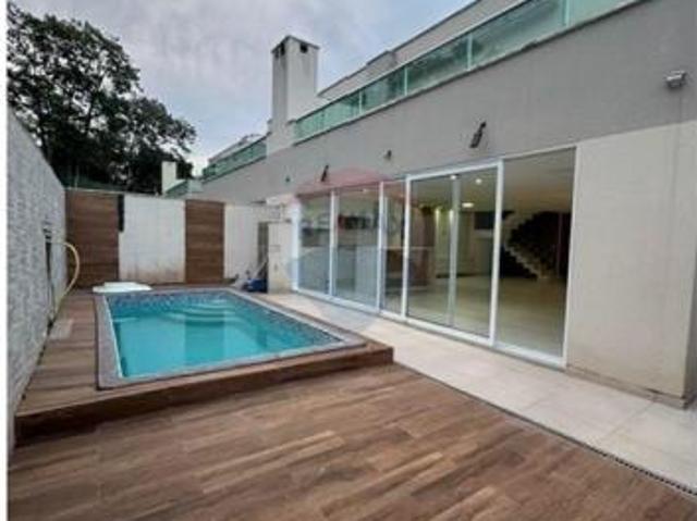 Casa de Condomínio para venda em Caputera de 260.00m² com 4 Quartos e 4 Suites