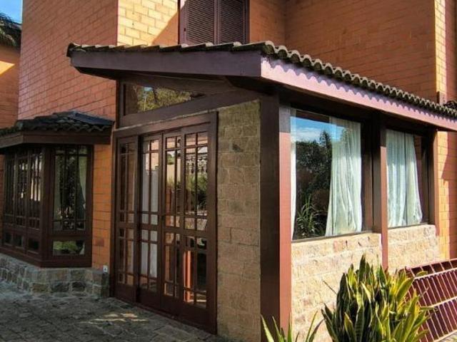 Casa de Condomínio para venda em Caraguatá de 430.00m² com 4 Quartos, 2 Suites e 5 Garagens