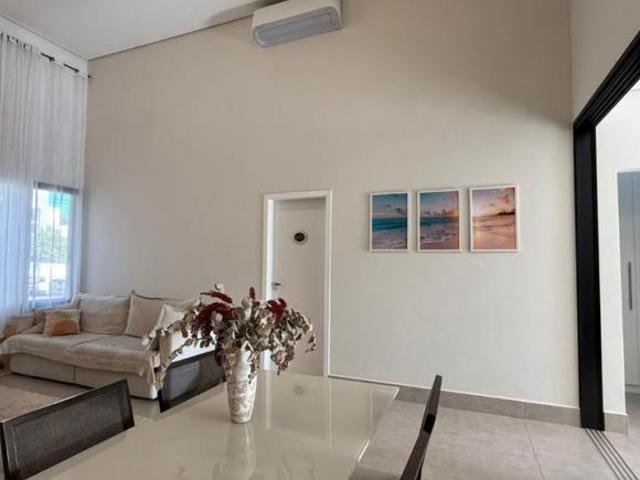 Casa de Condomínio para venda em Cascata de 170.00m² com 3 Quartos, 3 Suites e 4 Garagens