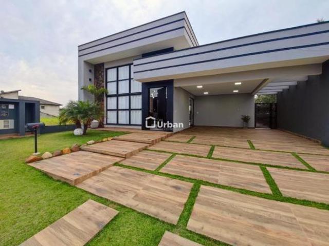 Casa de Condomínio para venda em Centro de 200.00m² com 3 Quartos, 2 Suites e 4 Garagens