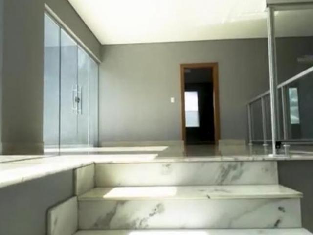 Casa de Condomínio para venda em Centro de 350.00m² com 3 Quartos, 1 Suite e 2 Garagens
