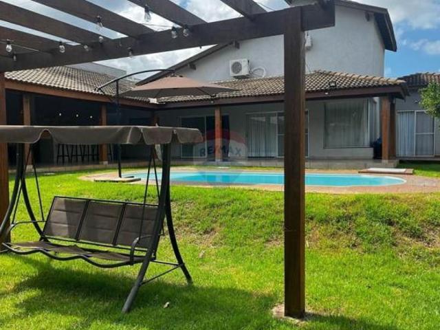 Casa de Condomínio para venda em Centro de 430.00m² com 4 Quartos, 1 Suite e 6 Garagens