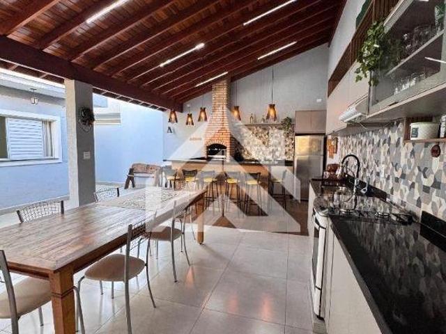 Casa de Condomínio para venda em Chácara Bom Retiro de 220.00m² com 3 Quartos, 2 Suites e 2 Garagens