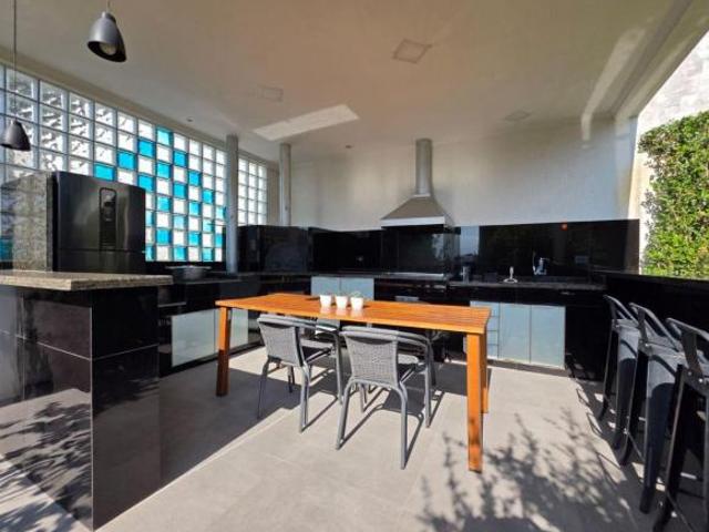 Casa de Condomínio para venda em Chácara Canta Galo de 244.00m² com 3 Quartos, 1 Suite e 5 Garagens