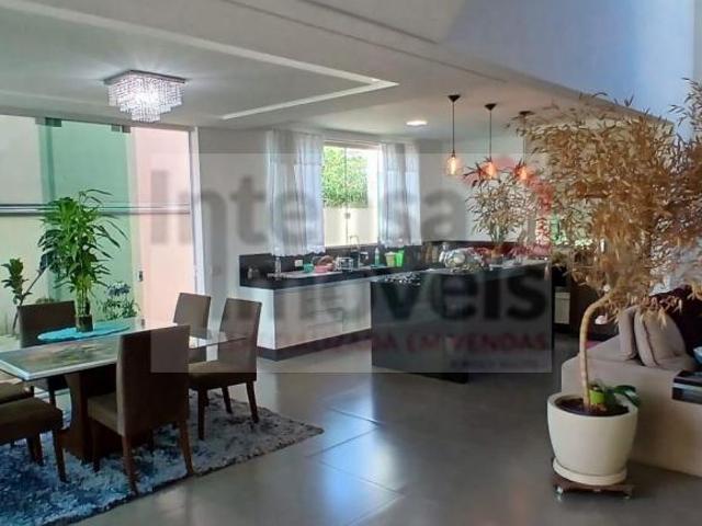 Casa de Condomínio para venda em Chácara Do Visconde de 270.00m² com 3 Quartos, 1 Suite e 2 Garagens