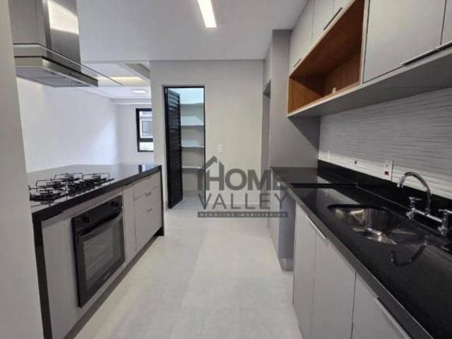 Casa de Condomínio para venda em Chacara Silvania de 145.00m² com 3 Quartos, 3 Suites e 2 Garagens