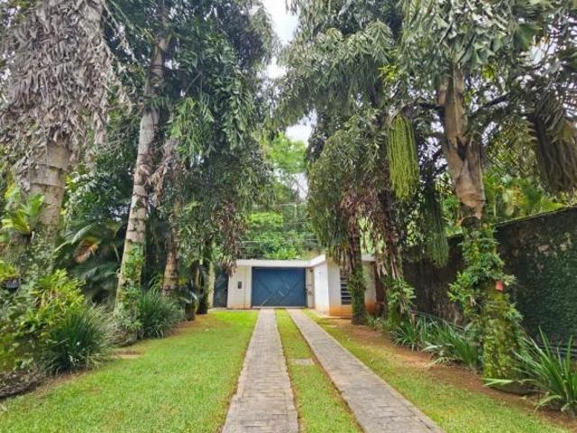Casa de Condomínio para venda em Chácara Vale Do Rio Cotia de 450.00m² com 4 Quartos e 2 Suites