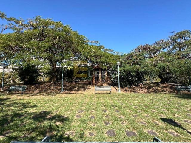 Casa de Condomínio para venda em Chácaras São Bento em Valinhos São Paulo de 200.00m² com 3 Quartos, 3 Suítes e 4 Garagens