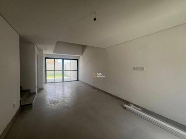 Casa de Condomínio para venda em Chácaras Silvania de 144.00m² com 3 Quartos, 3 Suites e 2 Garagens