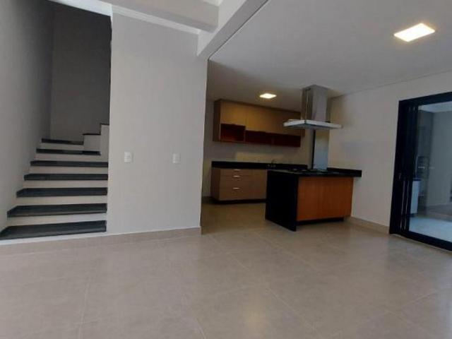 Casa de Condomínio para venda em Chácaras Silvania de 145.00m² com 3 Quartos, 3 Suites e 2 Garagens