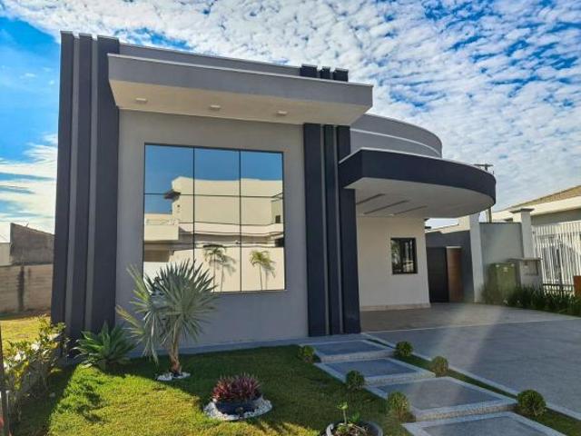 Casa de Condomínio para venda em Condomínio Maria Dulce de 235.00m² com 3 Quartos, 3 Suites e 4 Gara
