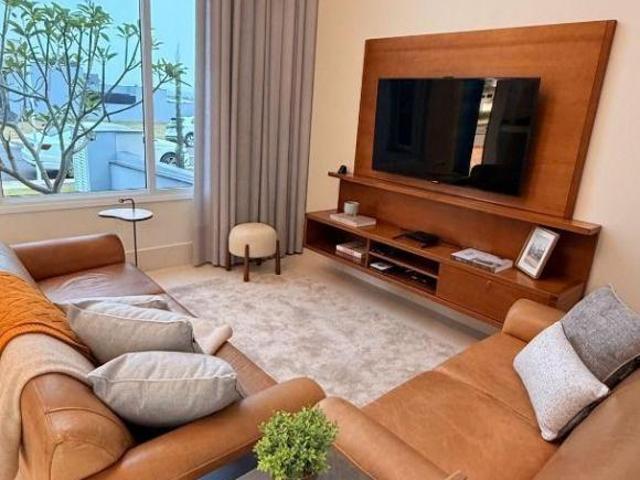 Casa de Condomínio para venda em Condomínio Maria José de 248.00m² com 3 Quartos, 3 Suites e 4 Garag